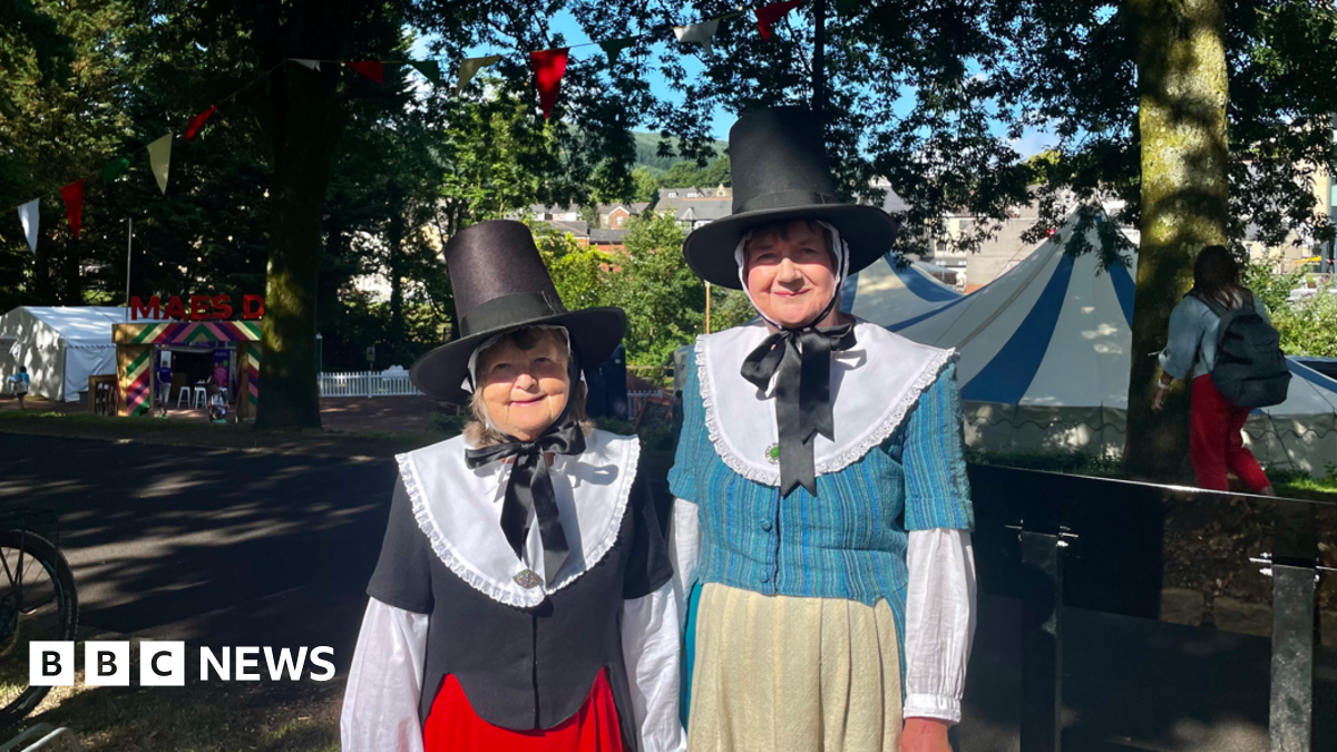 In pictures: The National Eisteddfod comes to Pontypridd - BBC News
