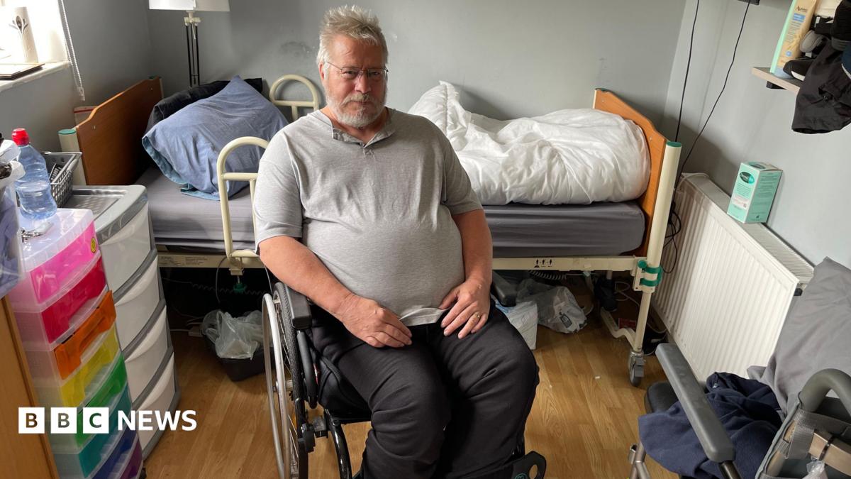 Addlestone man keen for 'dignity and privacy' in new bedroom - BBC News