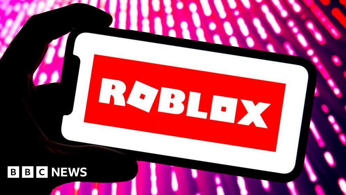 Roblox blocks children from chatting to adult strangers - BBC News