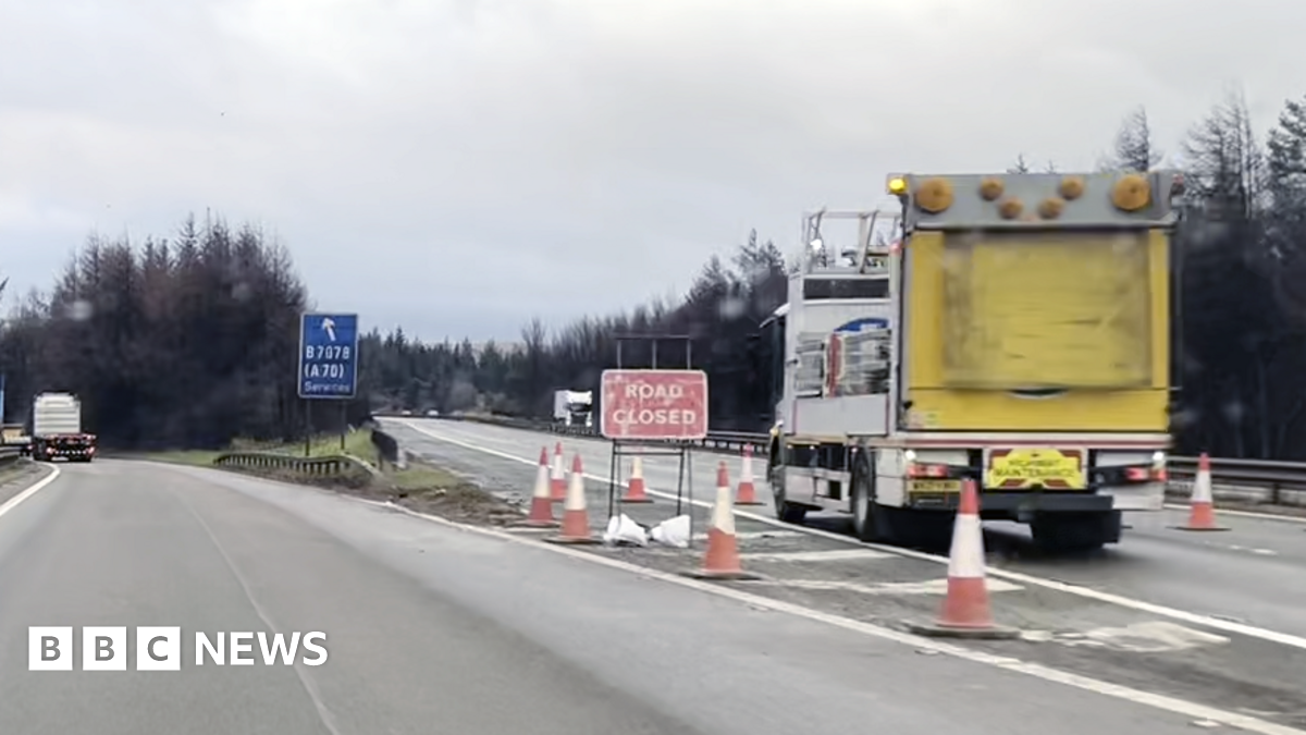 M74 reopens after lorries blown over during Storm Bram - BBC News