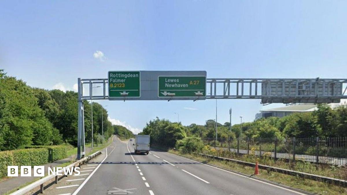 Section of A27 near Lewes re-opened after two hurt in crash - BBC News