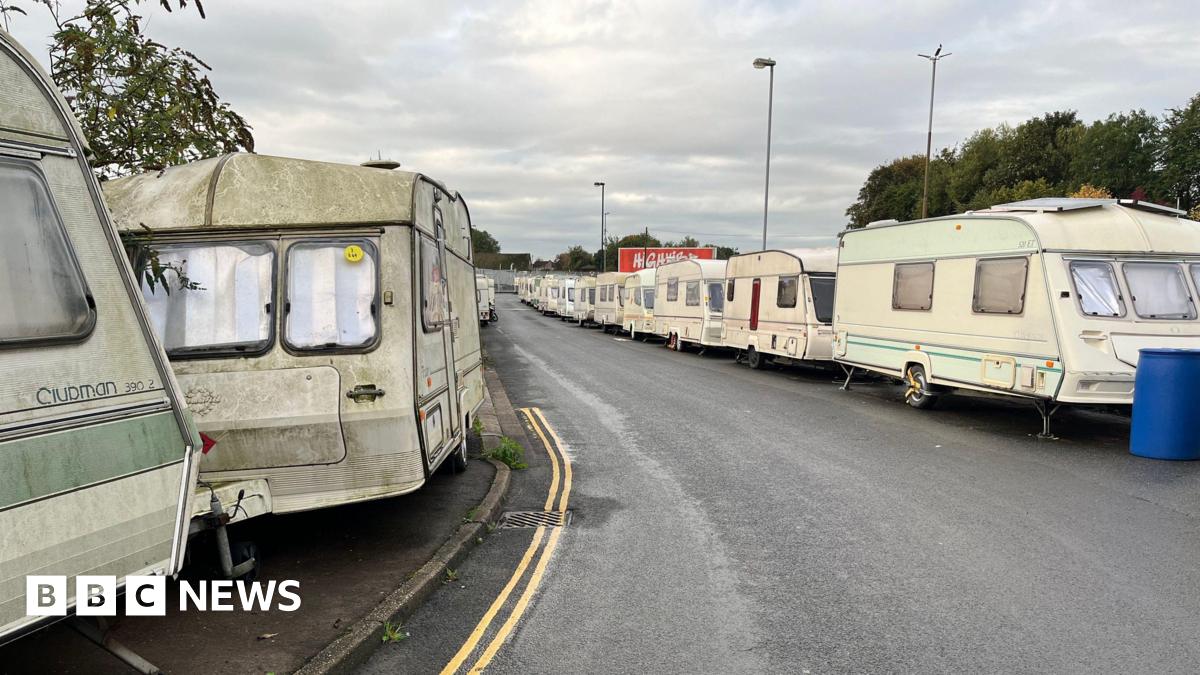 Suspected illegal delivery drivers arrested in caravan raid - BBC News
