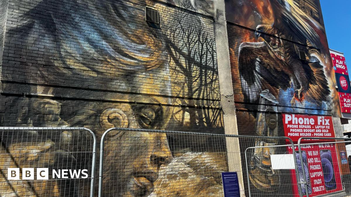 International artist designs new Castleford mural - BBC News