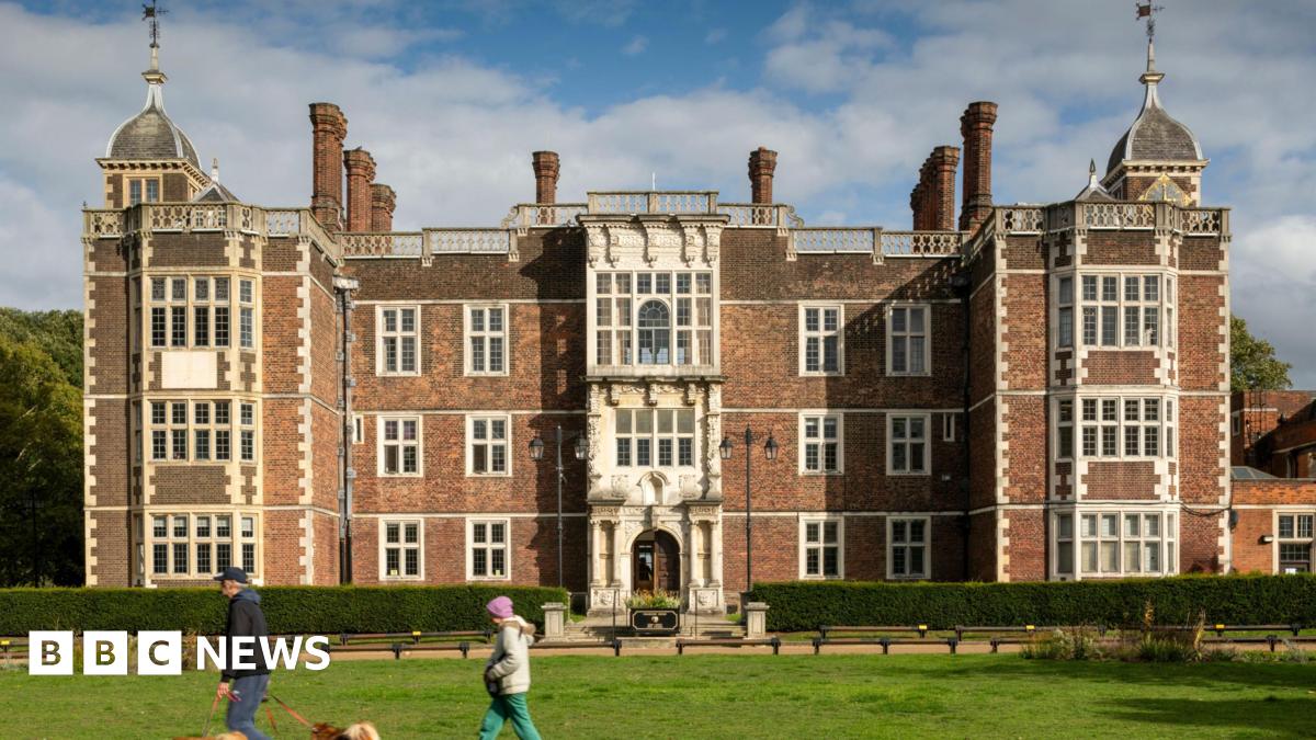 London's latest at risk buildings revealed by Historic England - BBC News