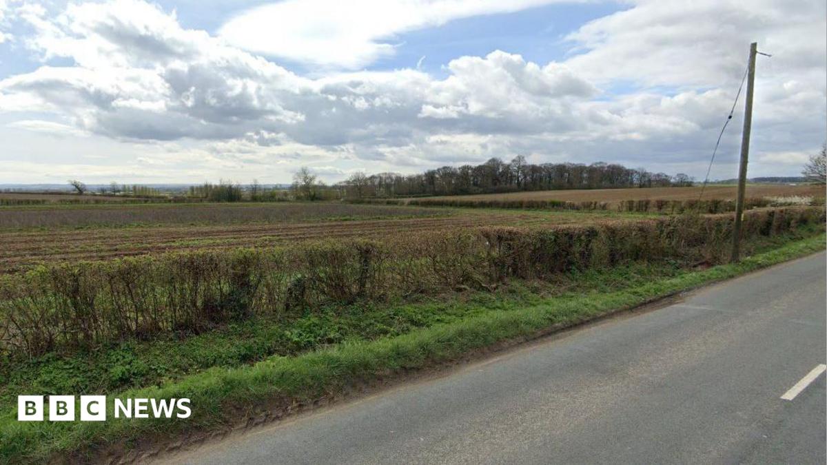 Somerset housing development approved despite 554 objections - BBC News