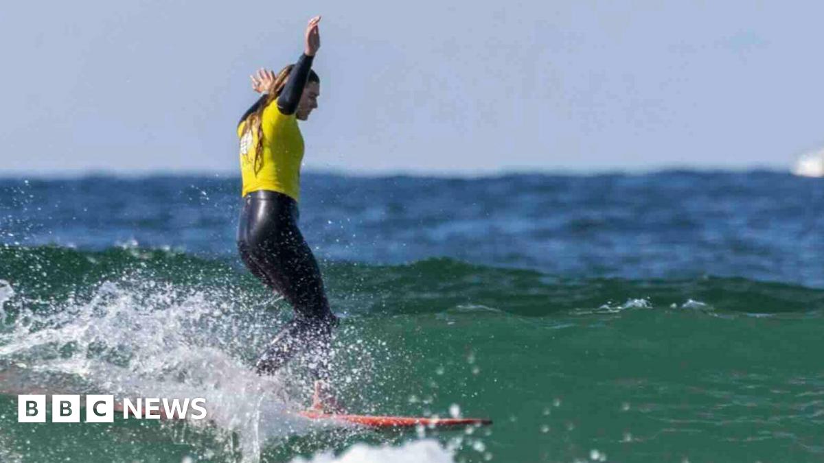 Cornwall: Young surfers top junior and open championships - BBC News