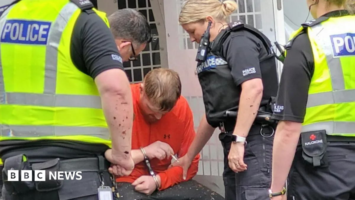 Man who fled Dundee court during sentencing has jail term extended ...