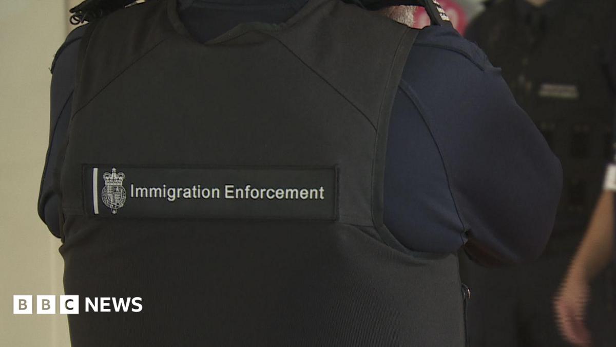 Fourteen immigration arrests made in Belfast over three days - BBC News