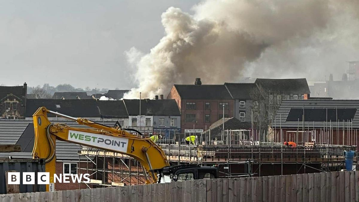 Emergency services deal with large Burslem building fire - BBC News