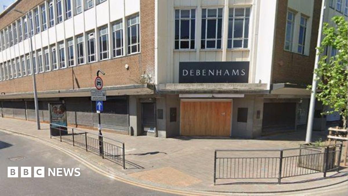 Former Hull Debenhams store to be turned into flats and shops - BBC News