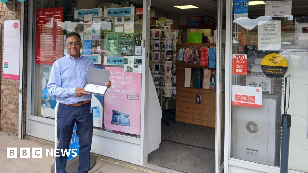 Surrey postmaster celebrates 30 years working at same branch - BBC News