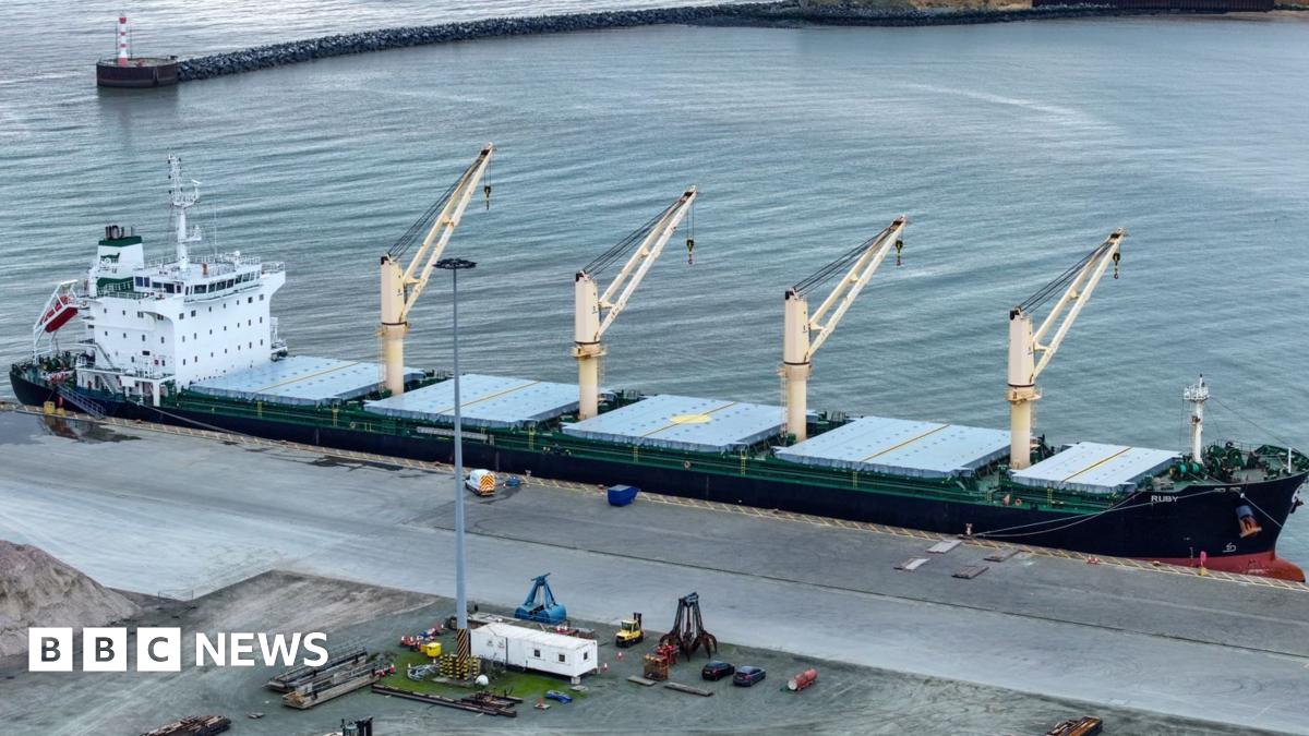 Tonnes of 'explosive' cargo dumped off Great Yarmouth - BBC News