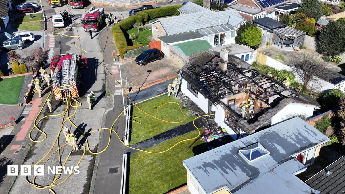 Probe after fire crews battle bungalow fire - BBC News