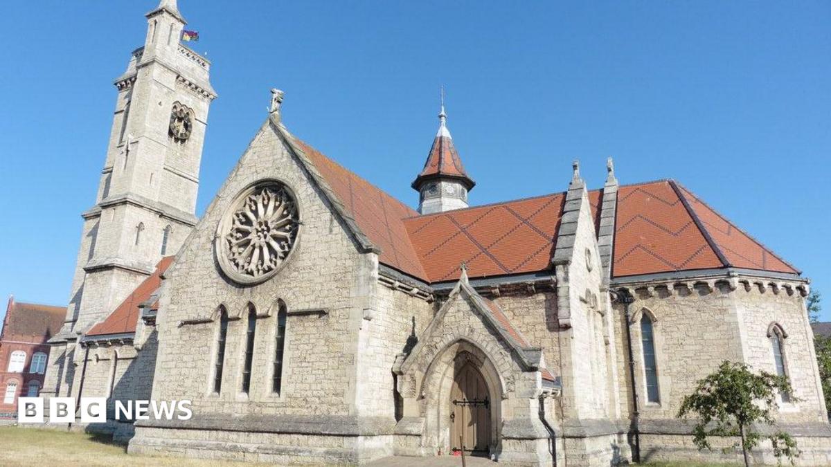 Hartlepool Art Gallery clocktower to reopen after seven years - BBC News