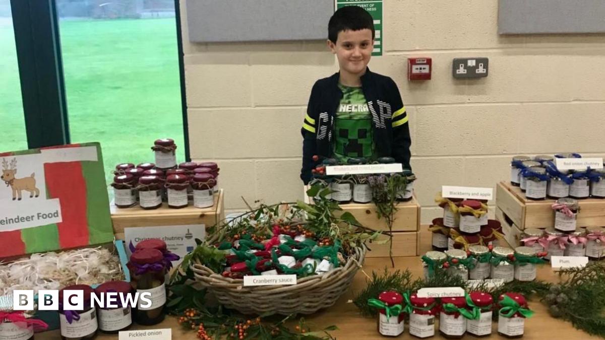 Somerset community helps boy after thieves steal homemade jam - BBC News