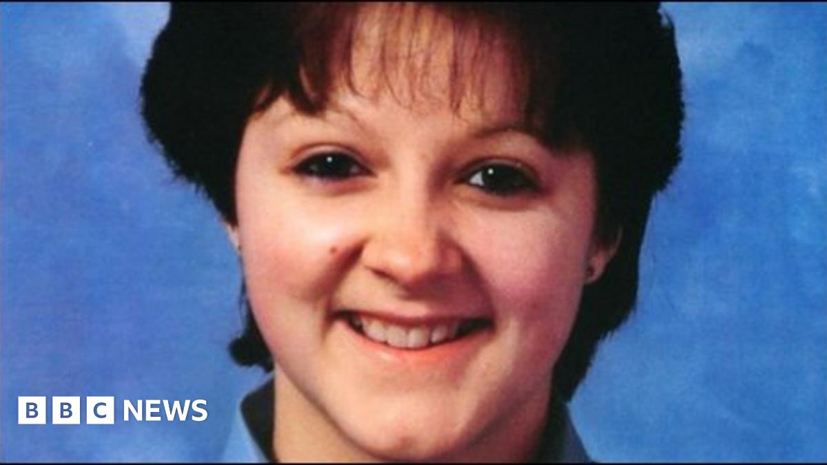 Killer of schoolgirl Colette Aram dies in custody - BBC News