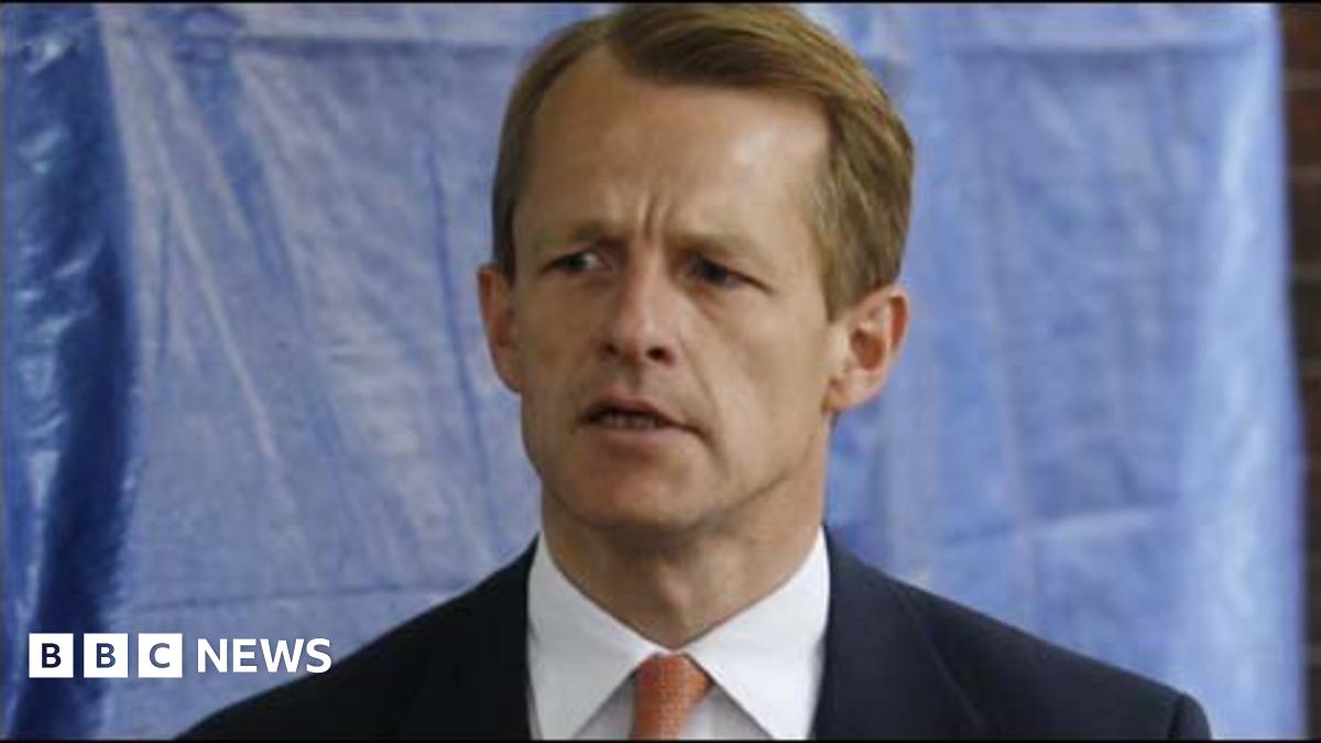 Treasury Minister David Laws resigns over expenses - BBC News