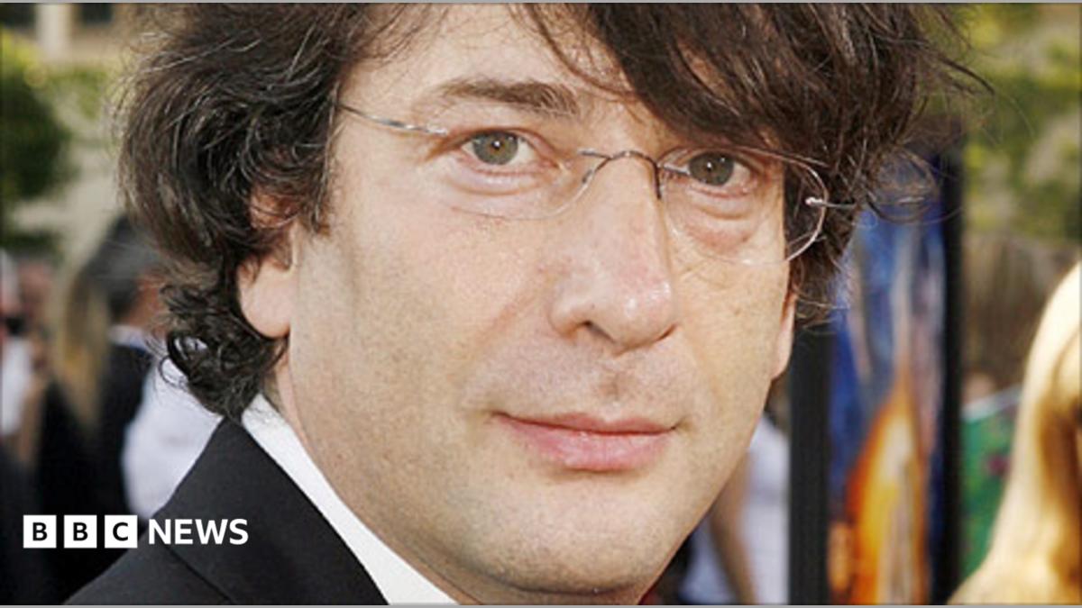 Neil Gaiman wins children's book prize - BBC News