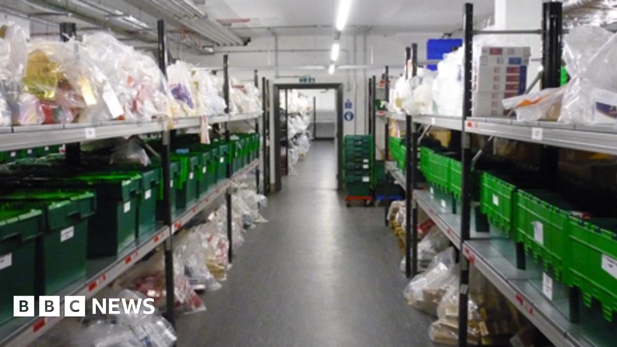 UK Customs' secret drugs stash - BBC News