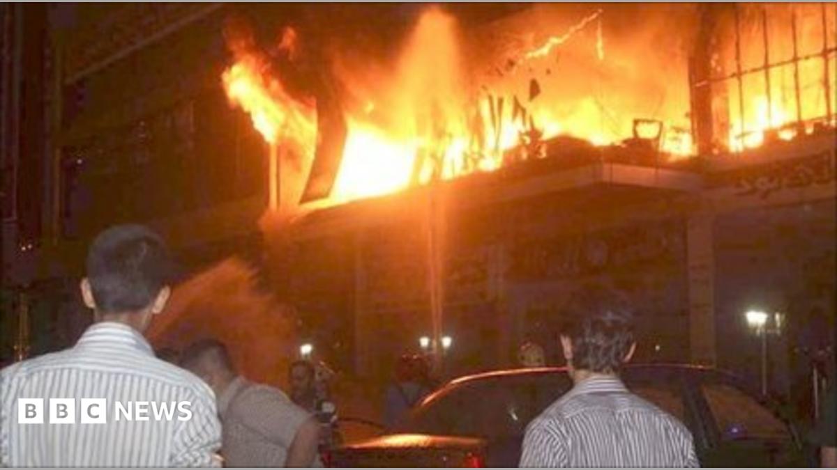 Iraq hotel fire kills 30 people - BBC News