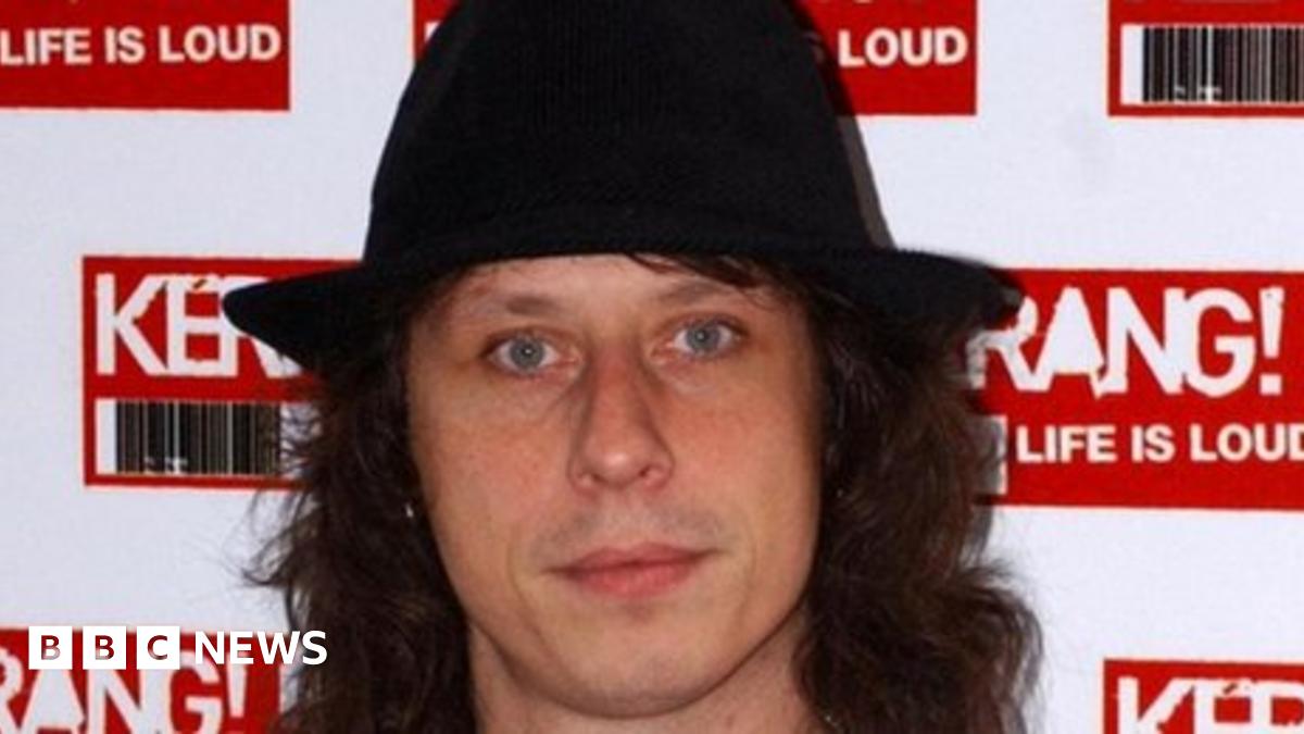 Stars support Stuart Cable memorial single - BBC News