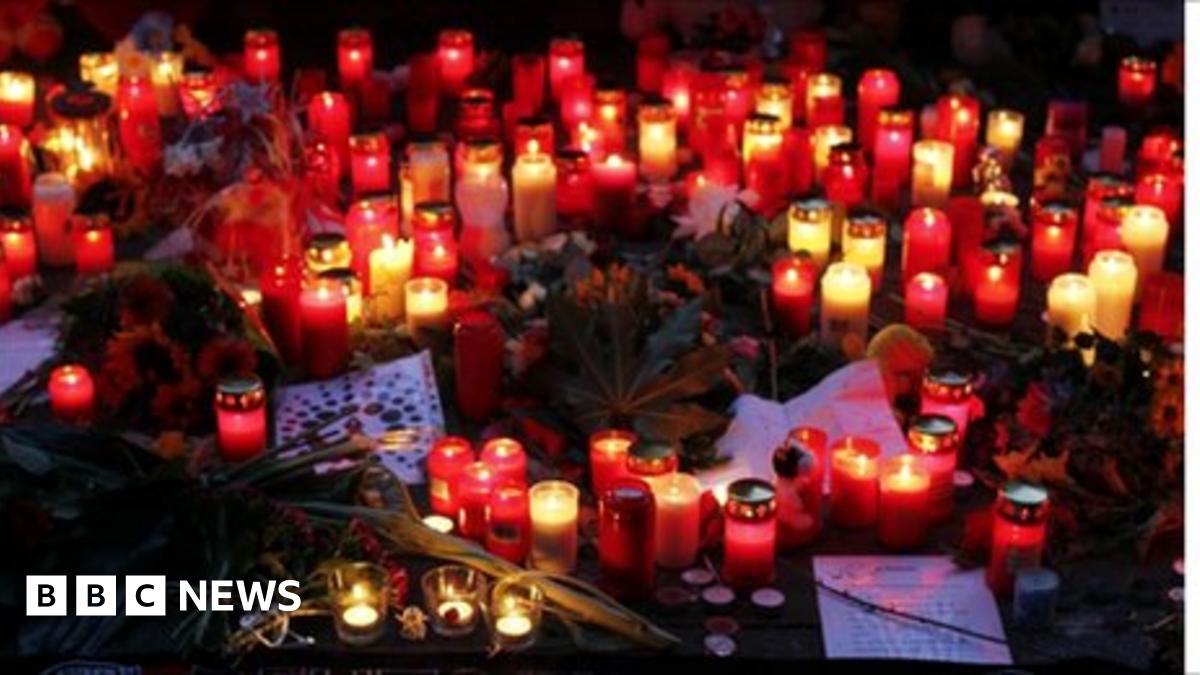 Deadly crush at Love Parade dance music festival - BBC News