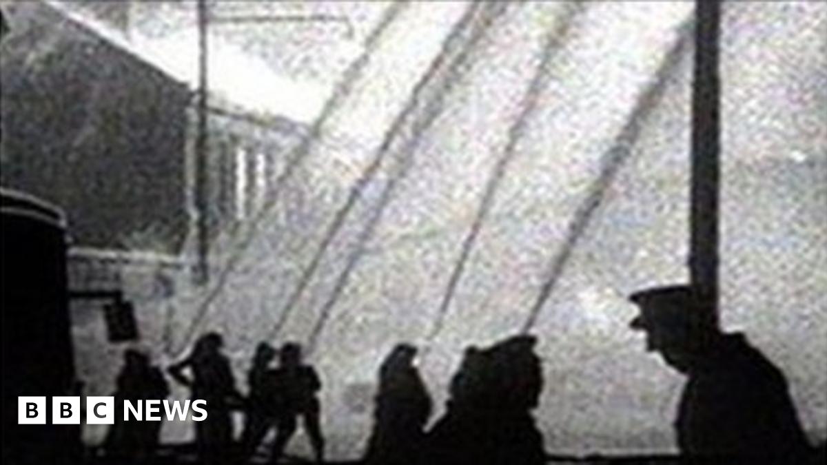 Memorial for 19 killed in 1960 Cheapside Street fire - BBC News