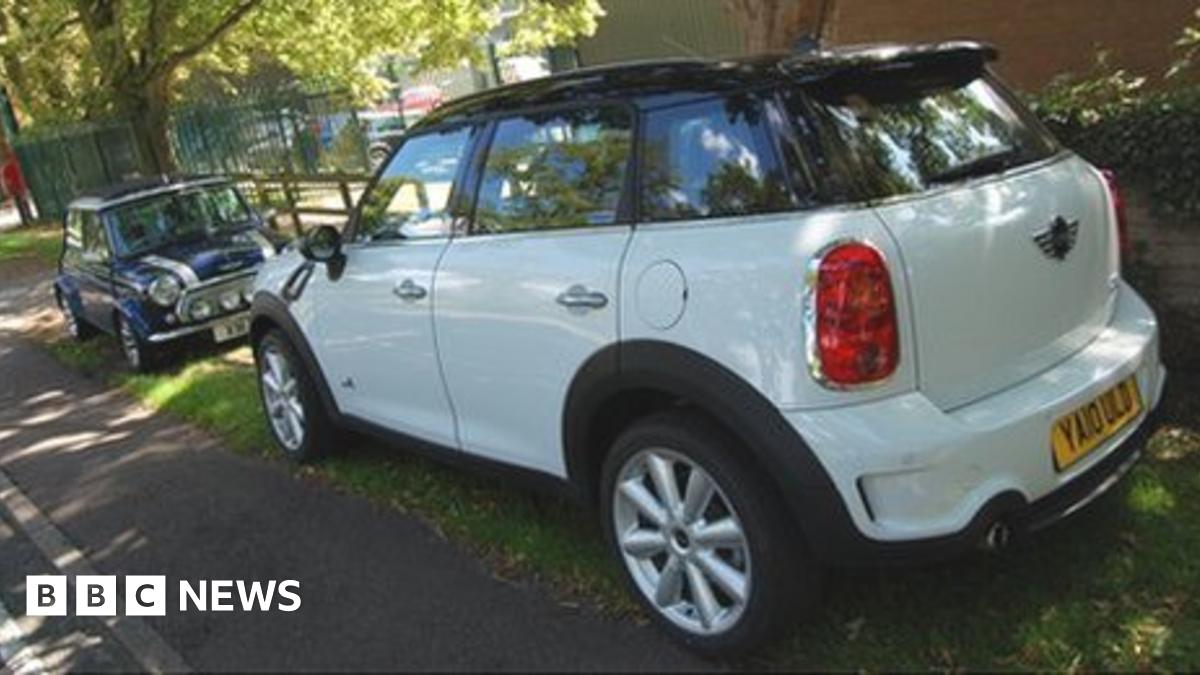 Massive Mini Countryman targets family car market - BBC News