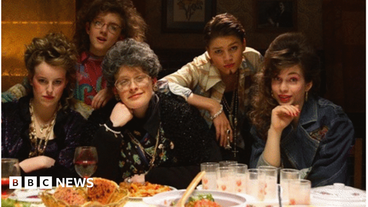 New School of Comedy 'even funnier' - BBC News