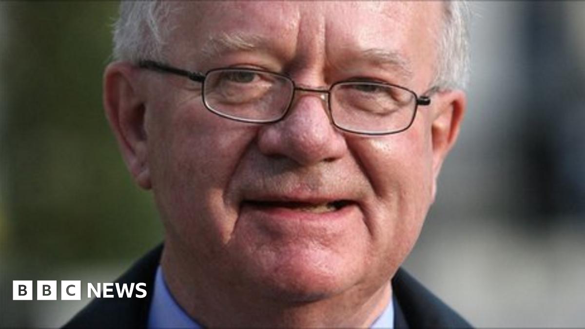 Wikileaks cable claims UK 'pledged to limit Iraq probe' - BBC News