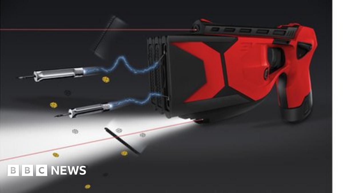 Company in America launches Taser 'bear stun gun' - BBC News
