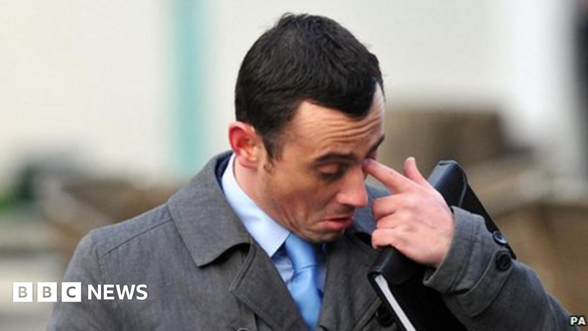 Apprentice contestant Christopher Farrell avoids jail - BBC News