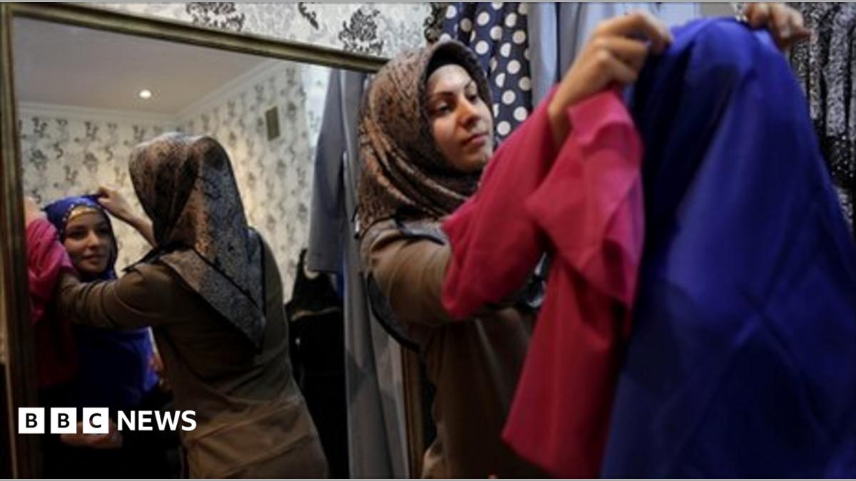 Chechnya women's Islamic dress code: Russia blamed - BBC News