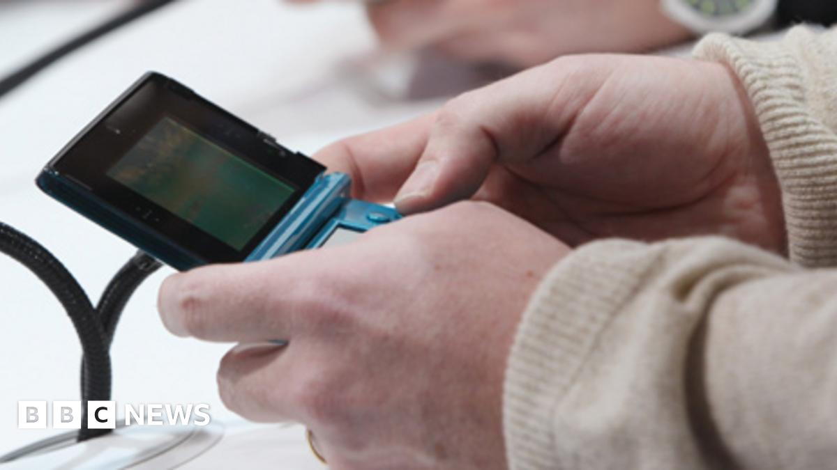 Nintendo responds to 3DS health concerns - BBC News