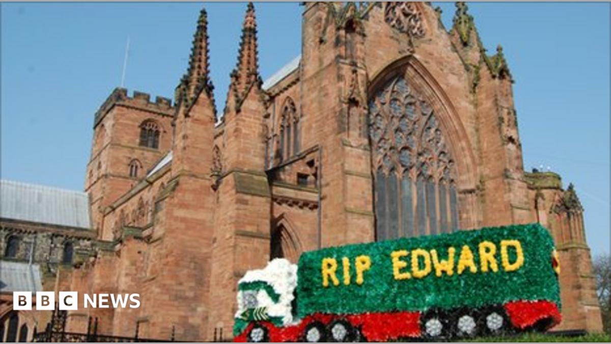 Hundreds say farewell to former Eddie Stobart owner - BBC News