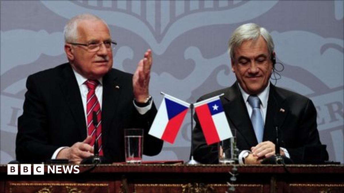 Czech president's pen-pocketing act becomes web hit - BBC News
