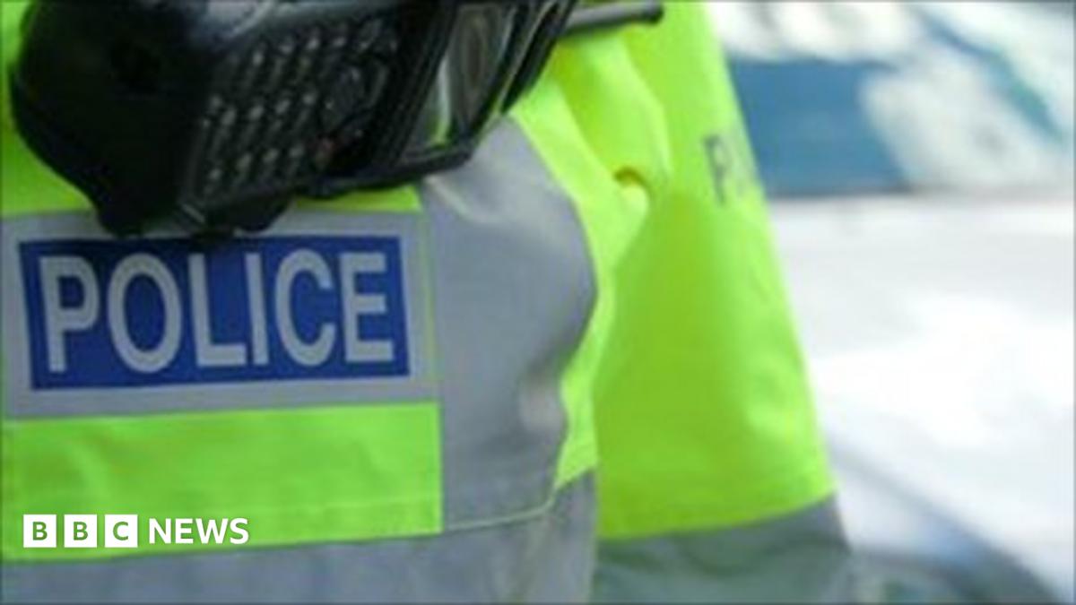 Tayside Police officer Karen Howie jailed for data leak - BBC News