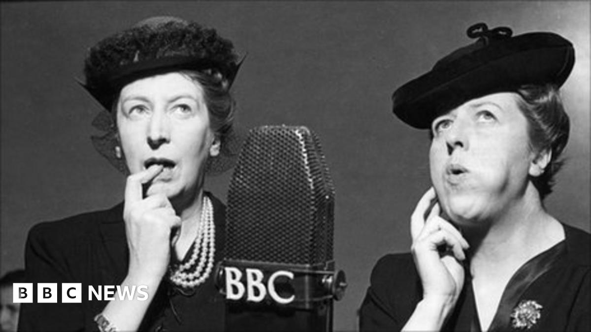 Steyning Museum is new home to Gert and Daisy artefacts - BBC News