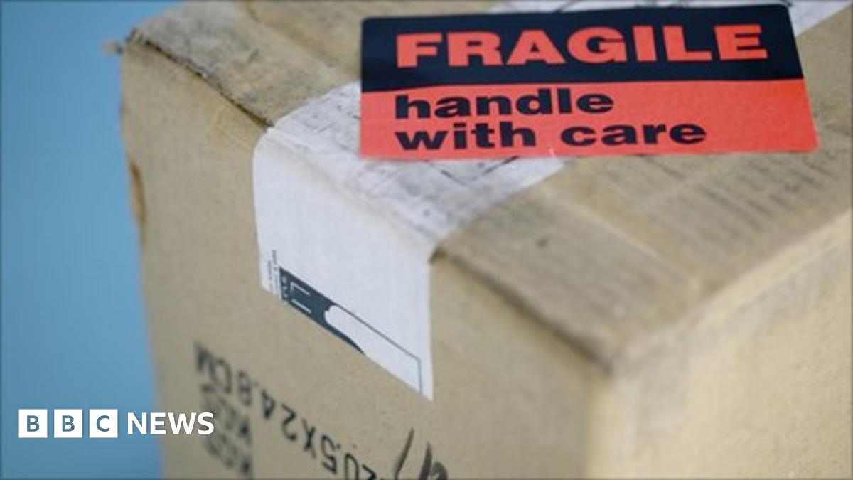 Cardboard boxes used to be free, so what happened? - BBC News