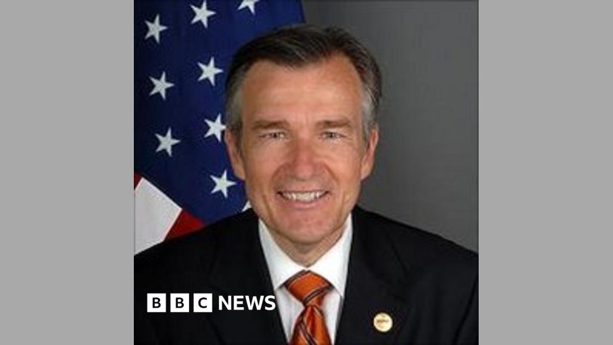 US Ambassador Douglas Kmiec quits Malta post - BBC News