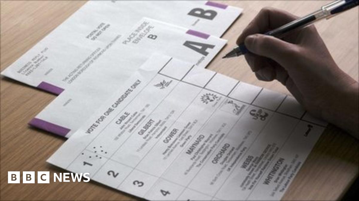 AV referendum: Political foes share platforms - BBC News