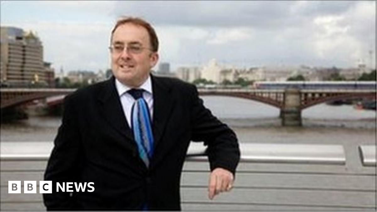 Health review leader promises to 'speak truth to power' - BBC News