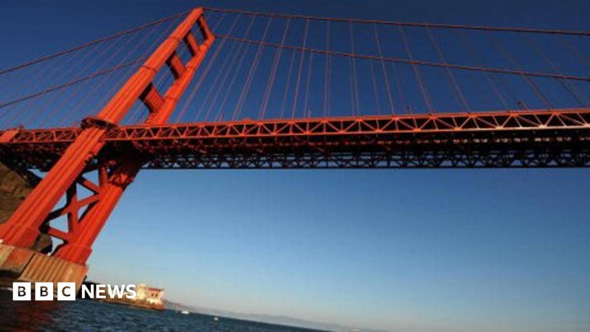 US girl survives Golden Gate Bridge fall - BBC News