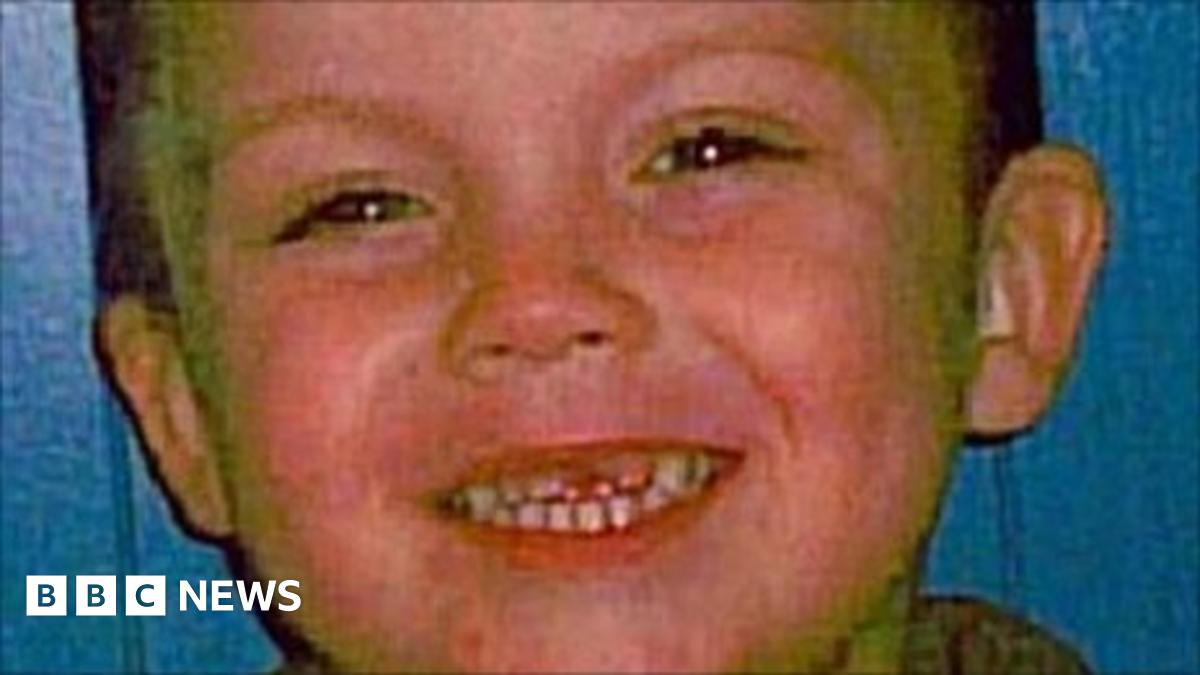 Pair arrested over boy's death in Northamptonshire fire - BBC News