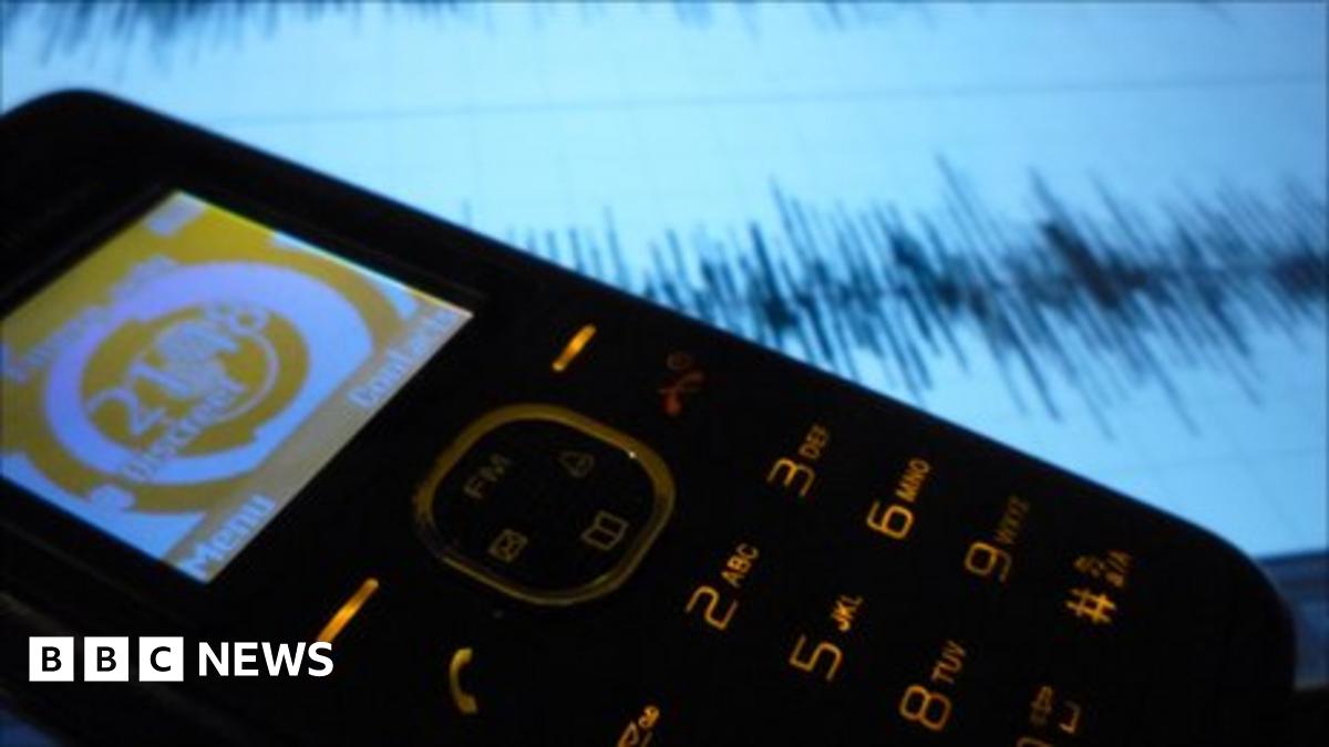 Mobiles fall prey to hack attacks - BBC News