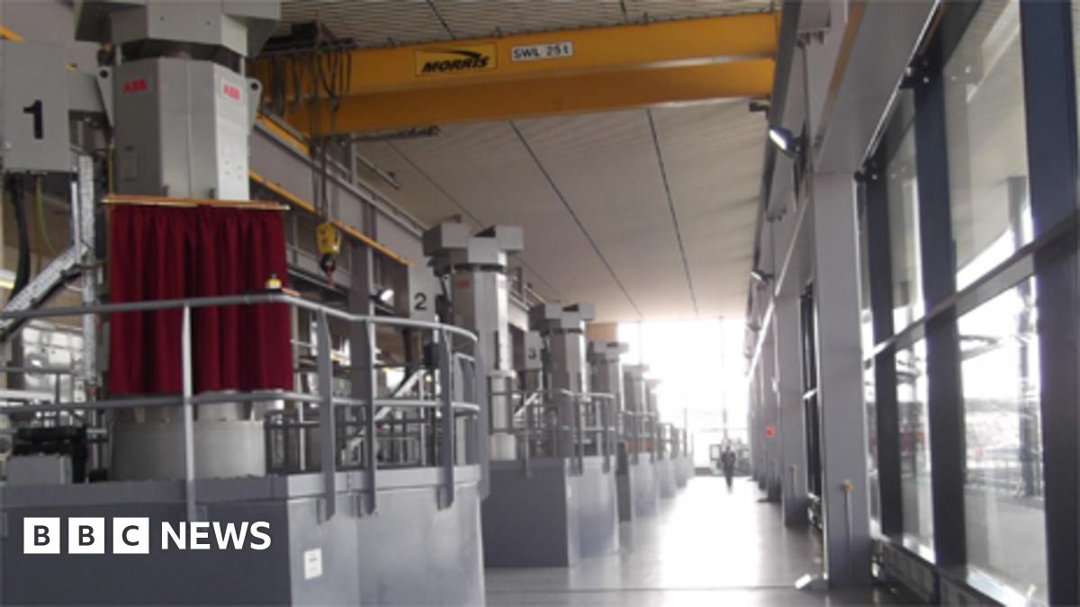 Pumping station for Fens flood protection opened - BBC News