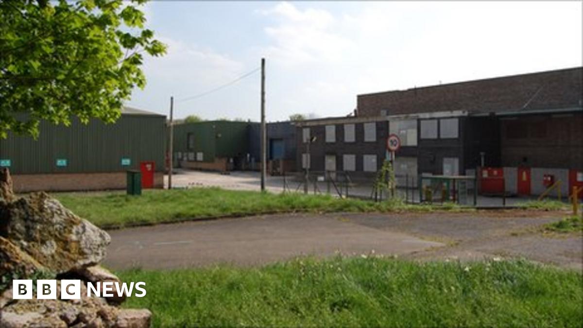 Plans for new Morrisons in Wells get go-ahead - BBC News