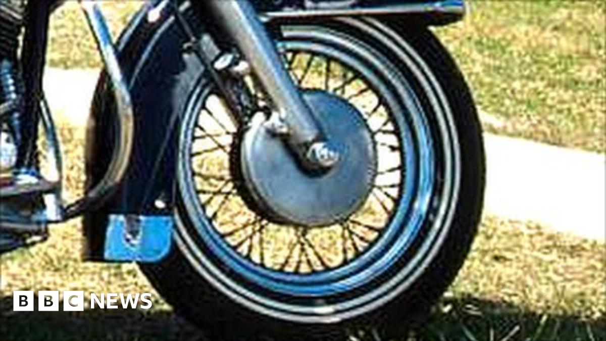 Photo campaign to cut motorcycle crashes in Devon - BBC News