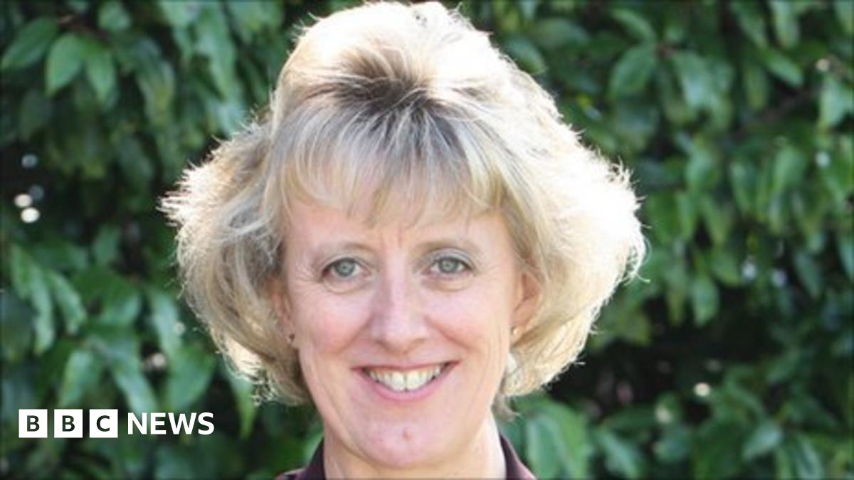 Policewoman wins Northumbria force's top job - BBC News