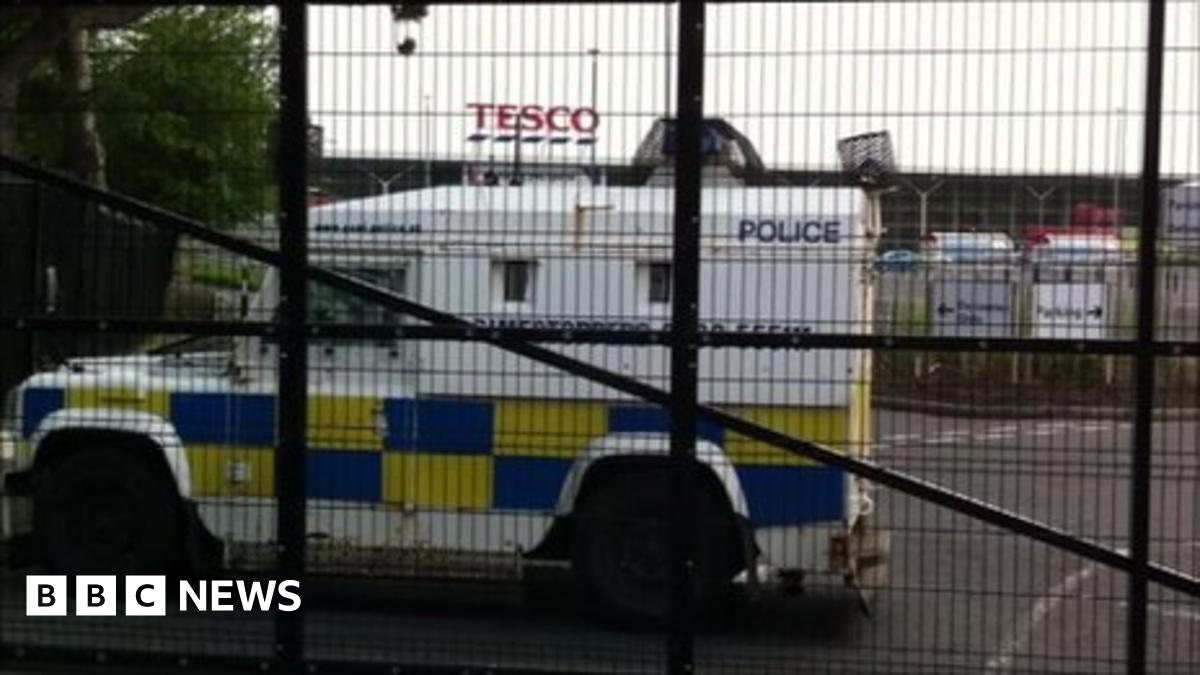 Shankill petrol bomb attack investigated by PSNI - BBC News